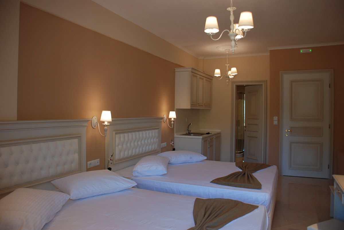 Deluxe Queen Studio | Elxis Luxury Resort located in Nea Vrasna