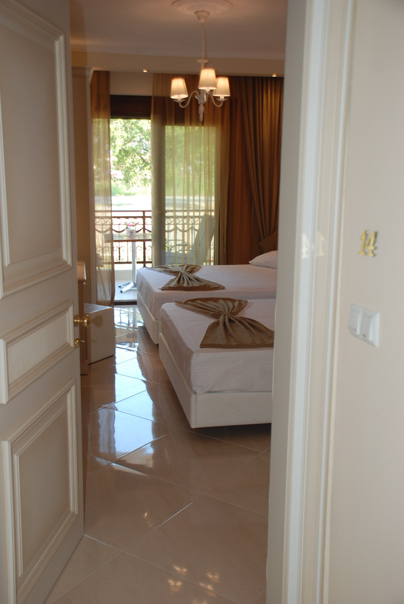 Deluxe Queen Studio | Elxis Luxury Resort located in Nea Vrasna
